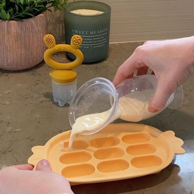 Silicone Pineapple Nibble Tray - Banana - Bubbleeboo